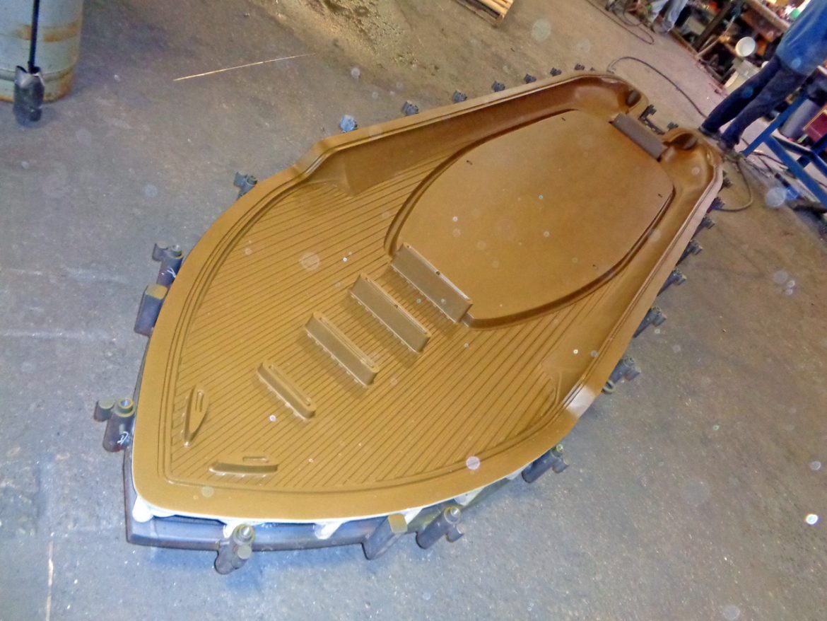 Wavewalk S4 mold completed – STABLE KAYAKS AND MICROSKIFFS MADE BY WAVEWALK