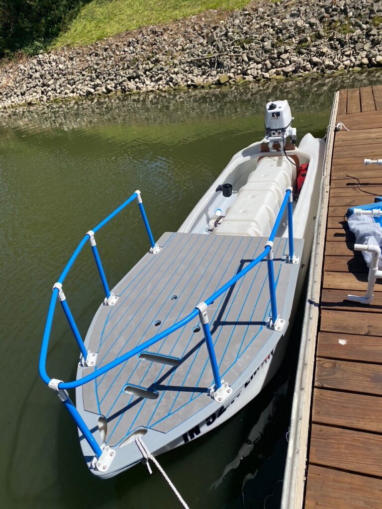 Dog platform front view – STABLE KAYAKS AND MICROSKIFFS MADE BY WAVEWALK
